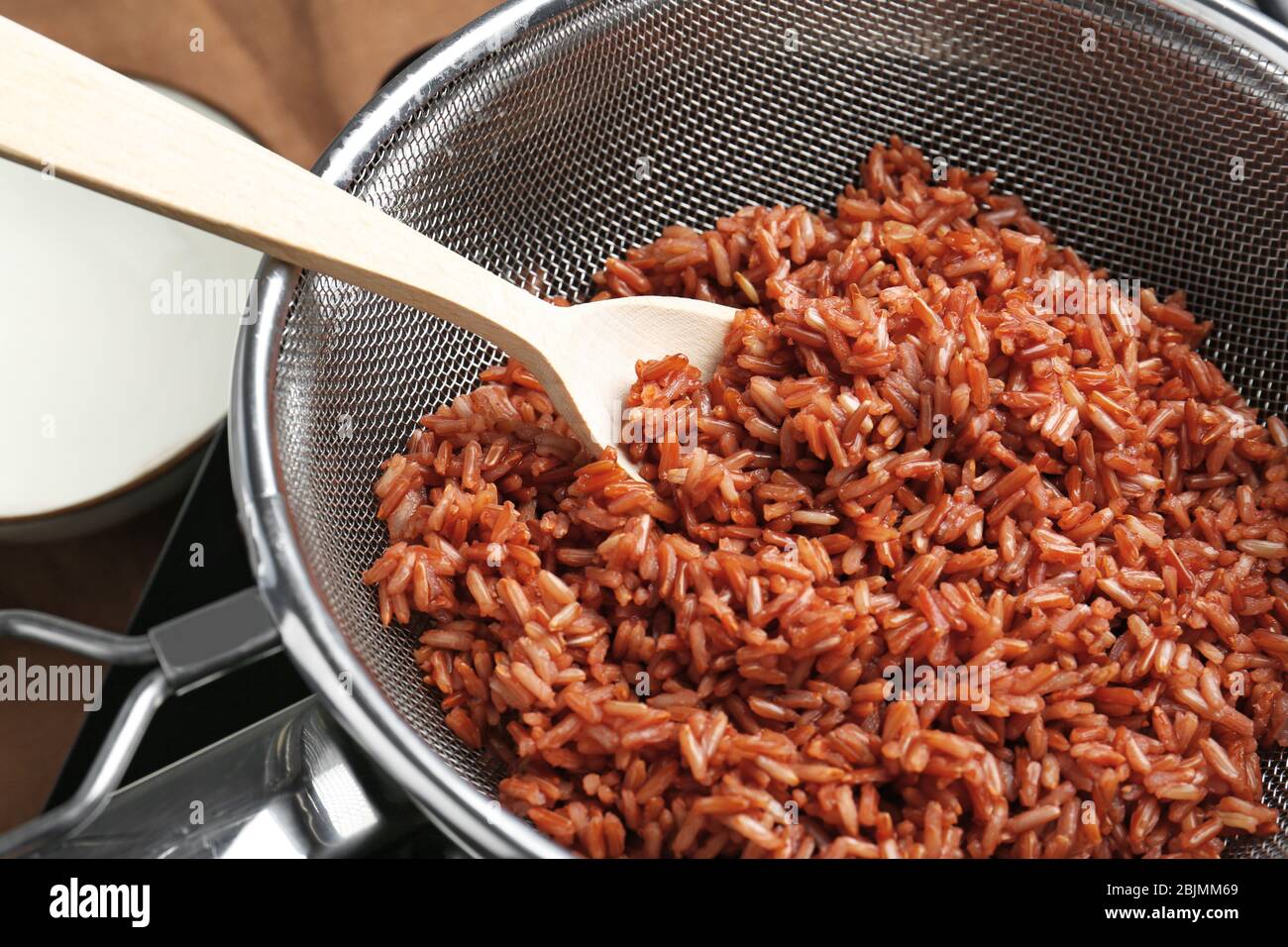 Rice sieve hi-res stock photography and images - Alamy