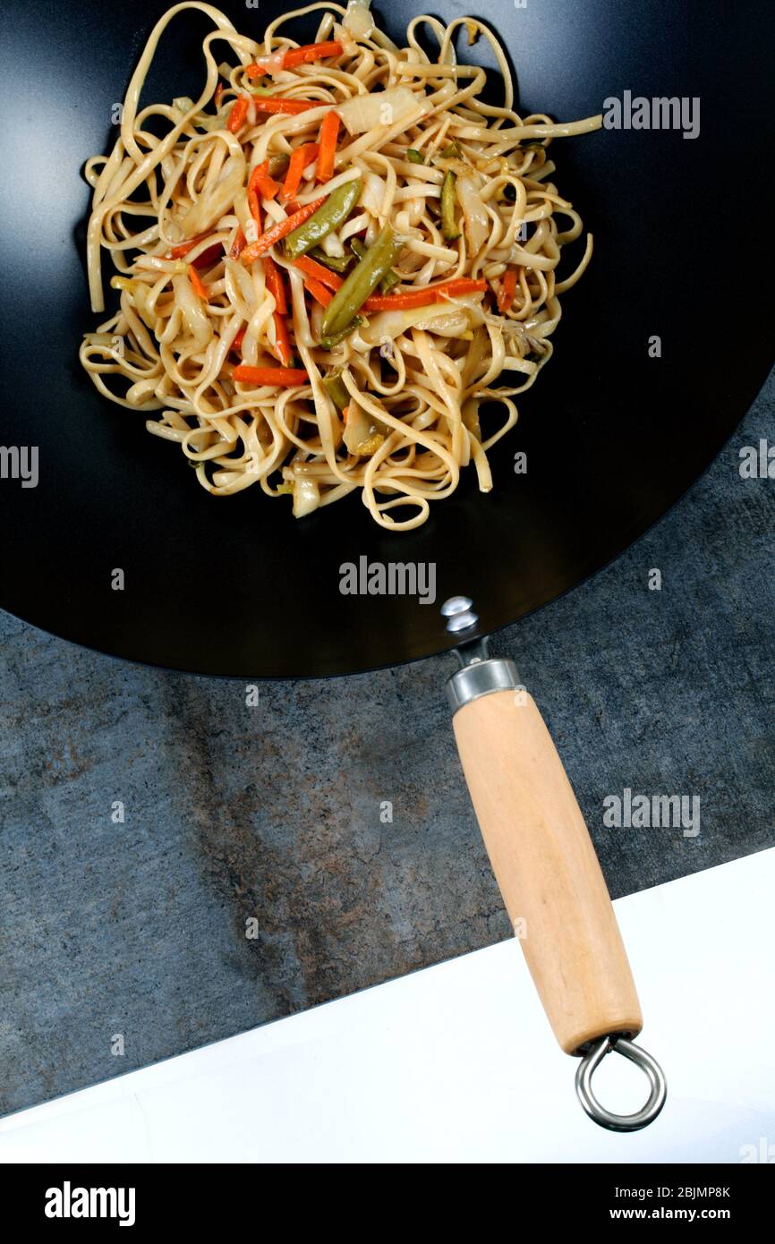 Noodle wok hi-res stock photography and images - Alamy