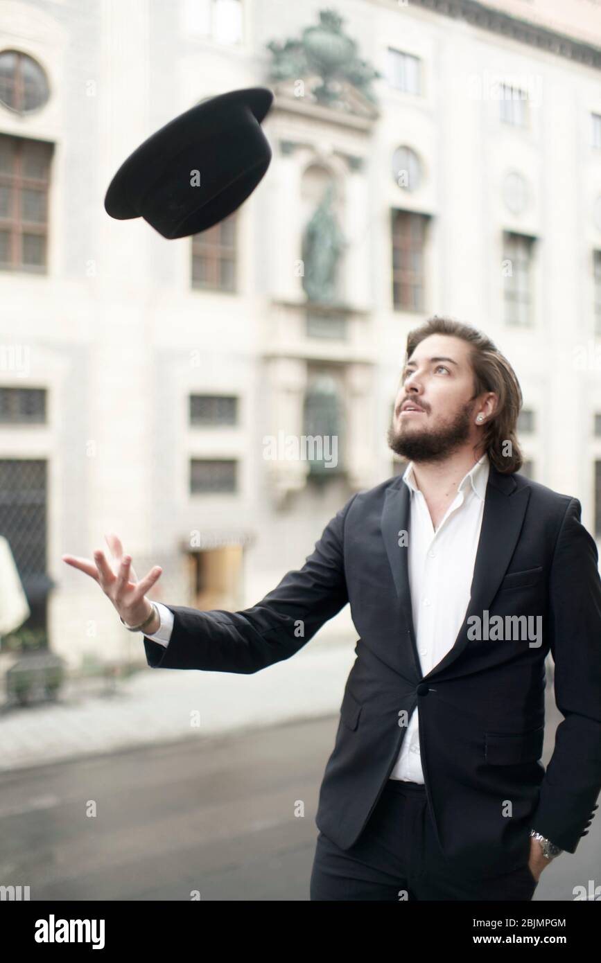 Middle eastern graduation hi-res stock photography and images - Alamy