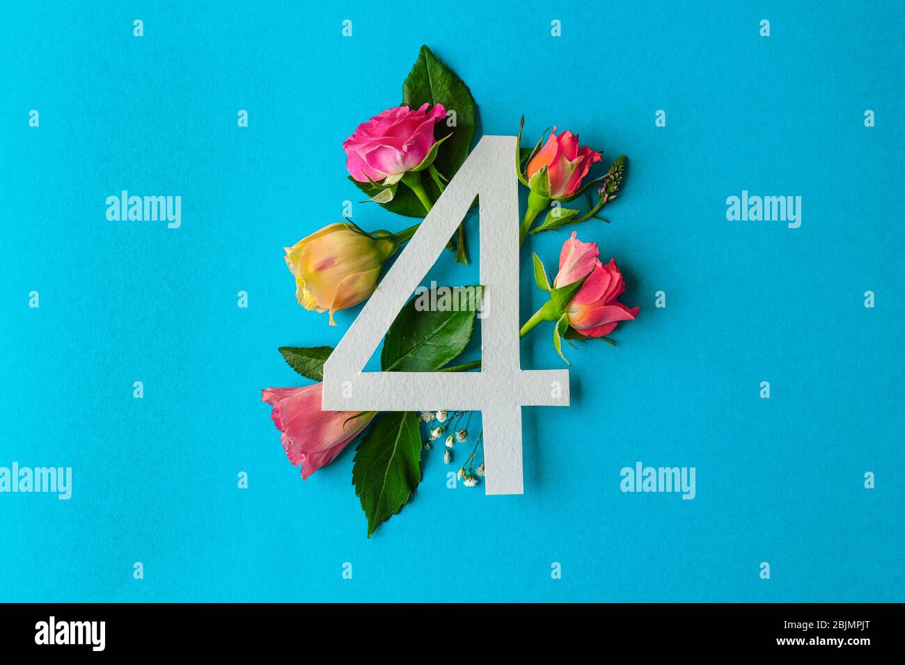 Number 4 leaves hi-res stock photography and images - Alamy