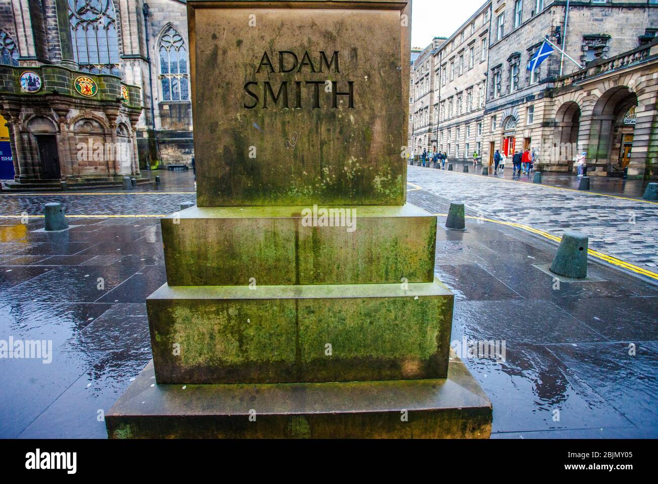 Royal mile adam smith statue hi-res stock photography and images - Alamy