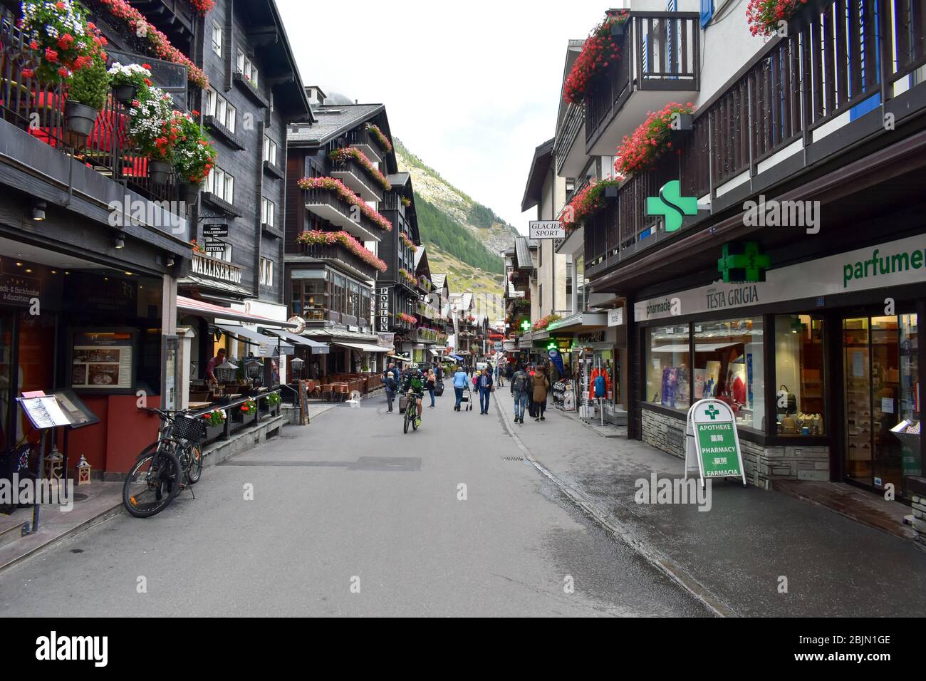 Zermatt village hi-res stock photography and images - Alamy