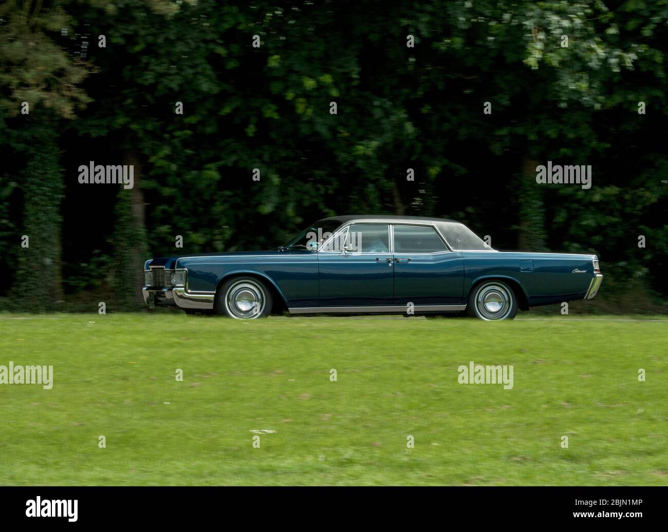 1969 'clap hands' Lincoln Continental classic American luxury car Stock ...