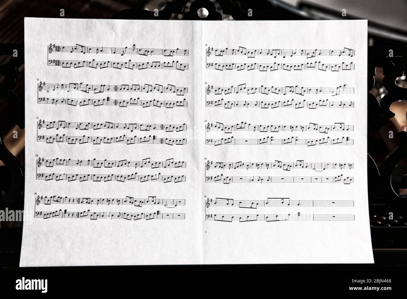 Notes on piano hi-res stock photography and images - Alamy