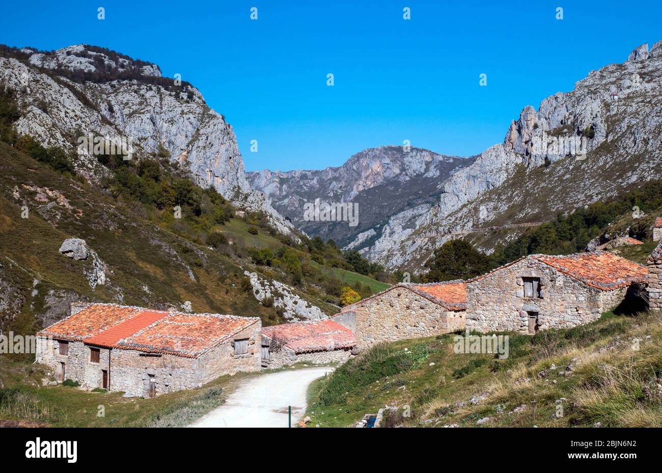 Picos de europa parque hi-res stock photography and images - Alamy
