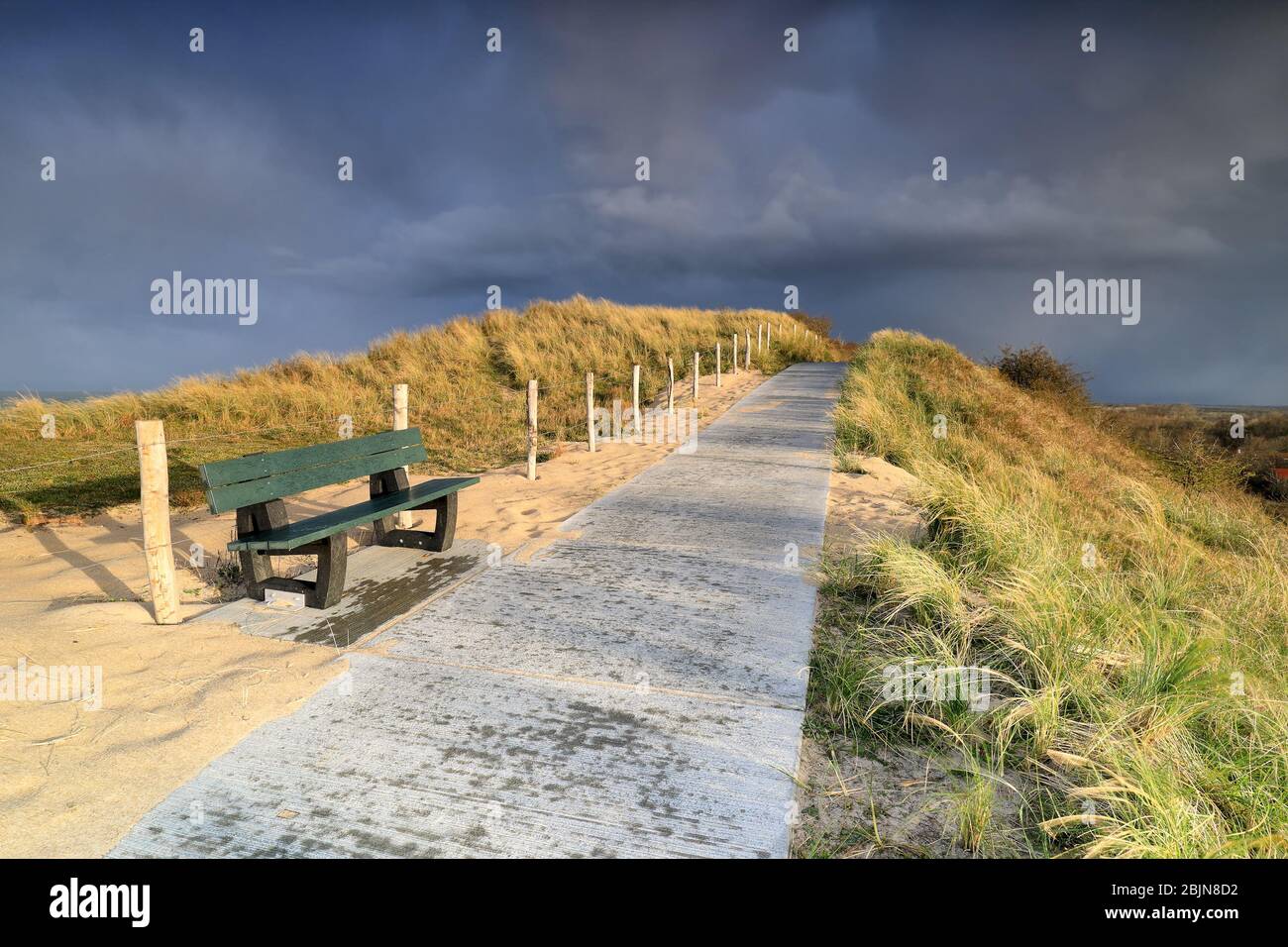 Cozy bench hi-res stock photography and images - Alamy