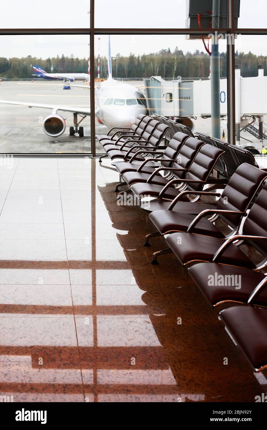 The domodedovo international airport hi-res stock photography and ...