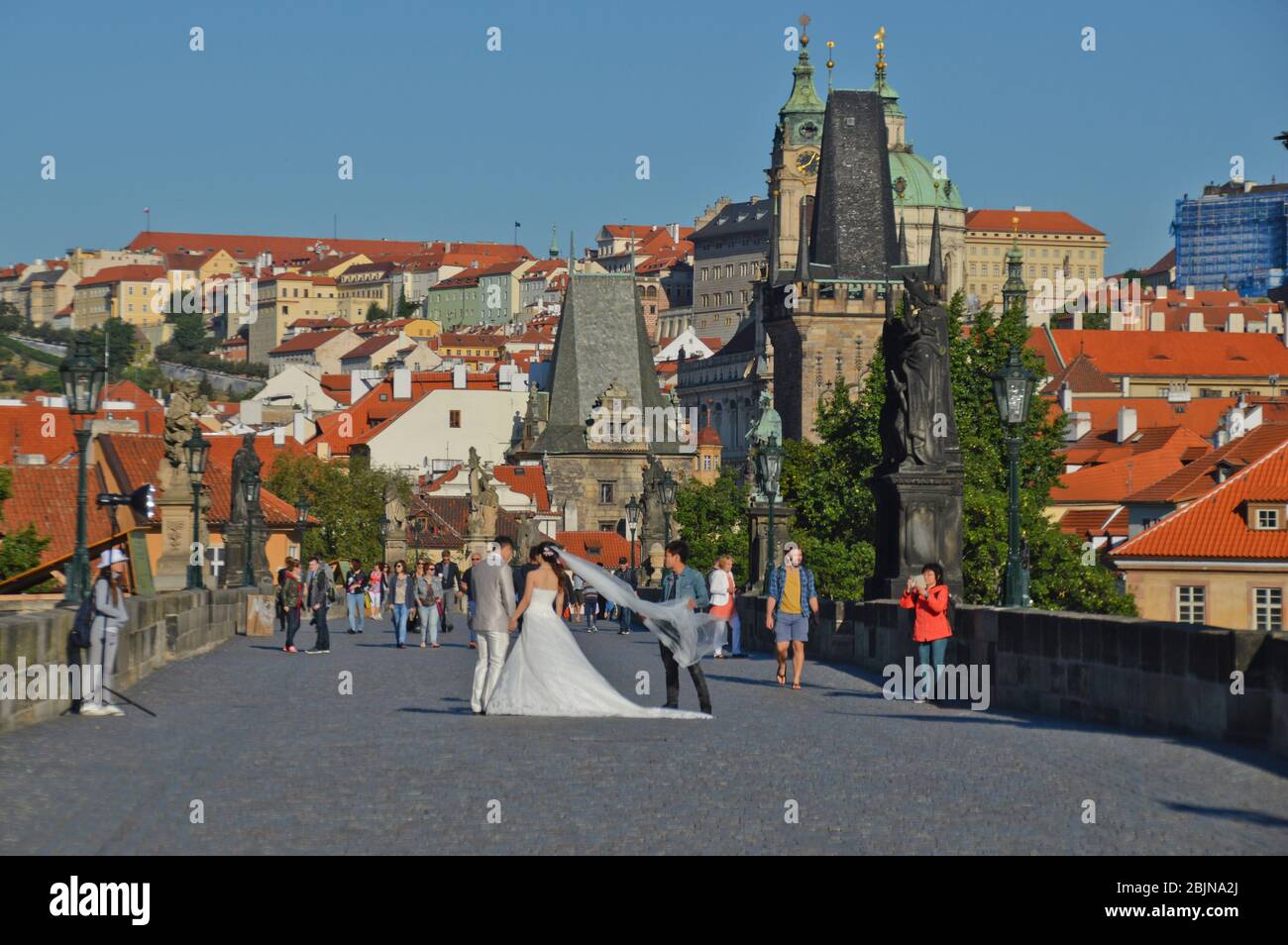 A married couple on a Prague bridge Stock Photo - Alamy