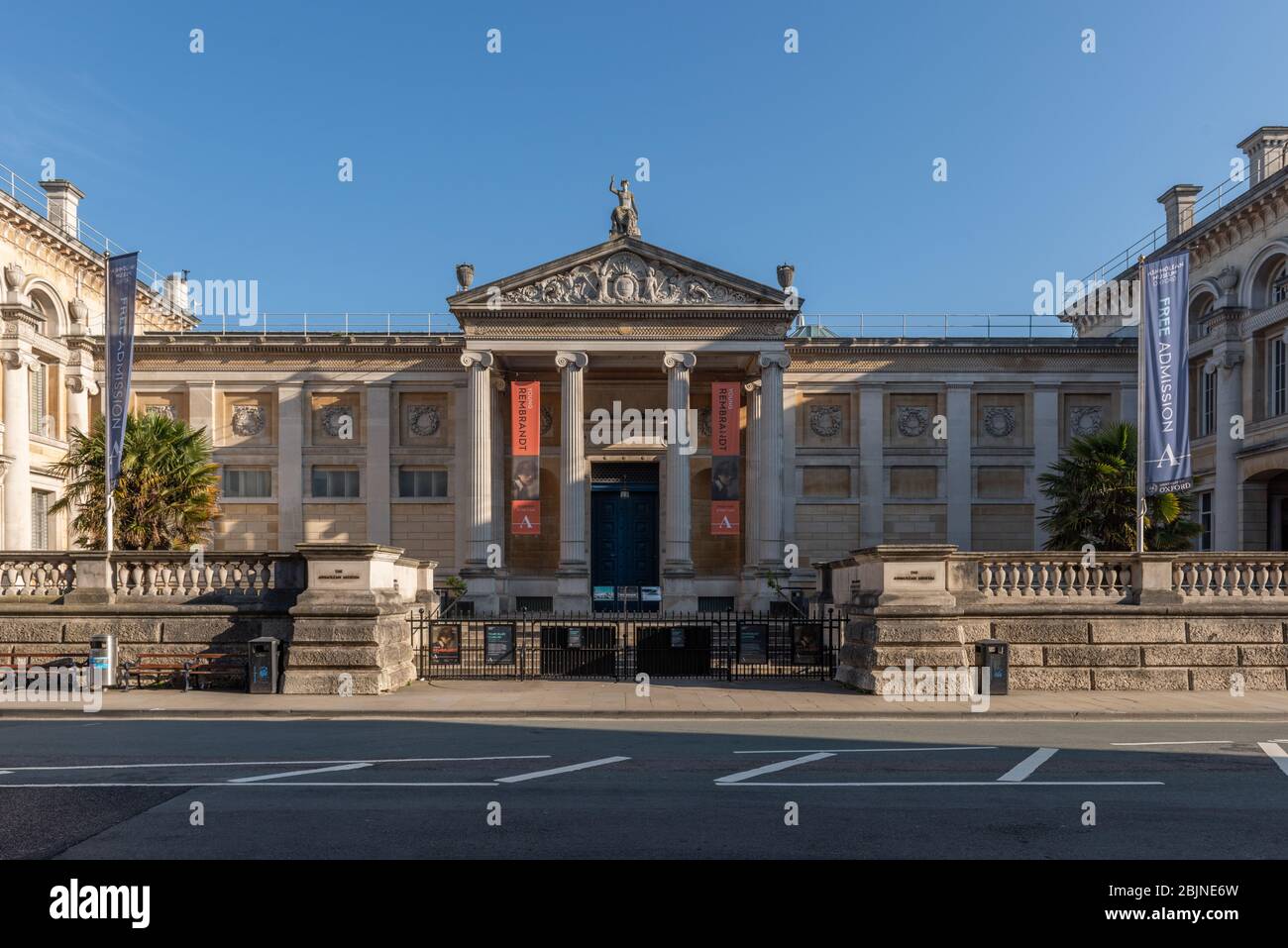 The main entrance of the Asmolean Museum on Beaumont Street in Oxford ...