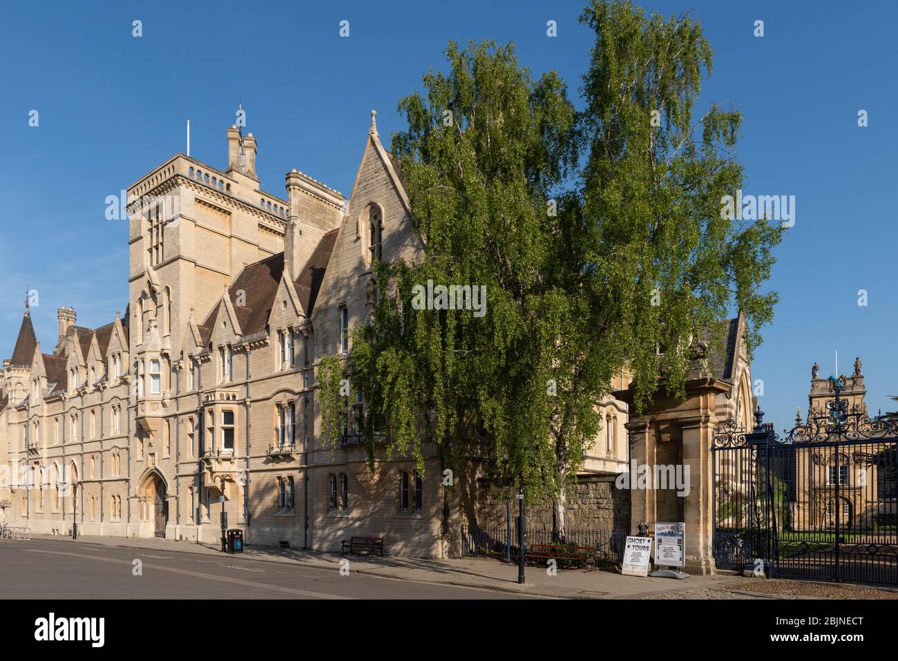 Balliol College on Broad Street, Oxford. One of the oldest colleges in ...