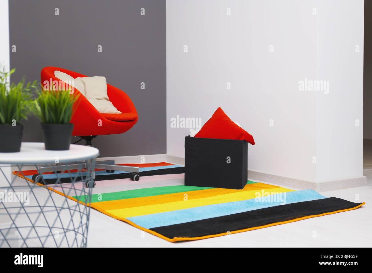 Colorful wall and carpeting hi-res stock photography and images - Alamy