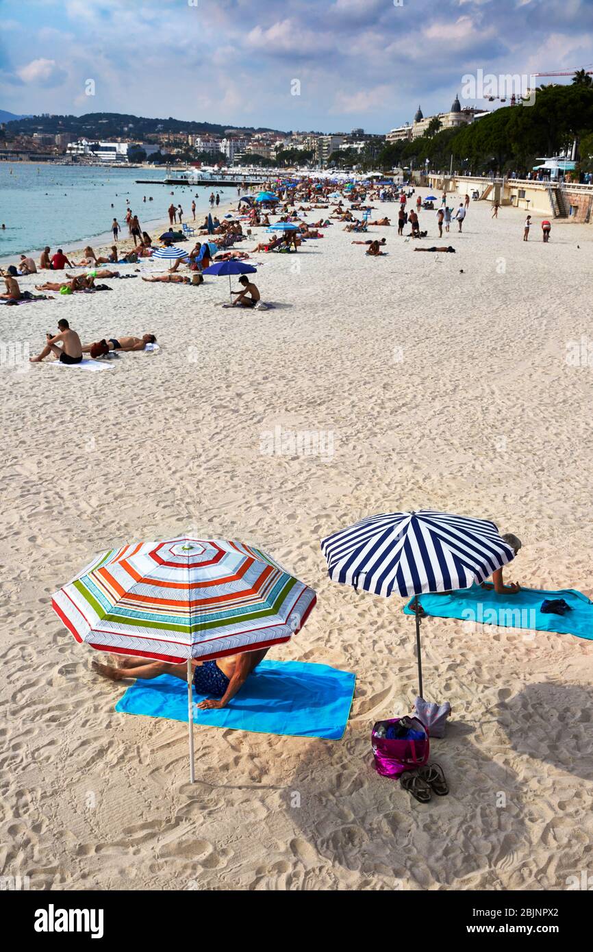 Cannes beach hi-res stock photography and images - Alamy