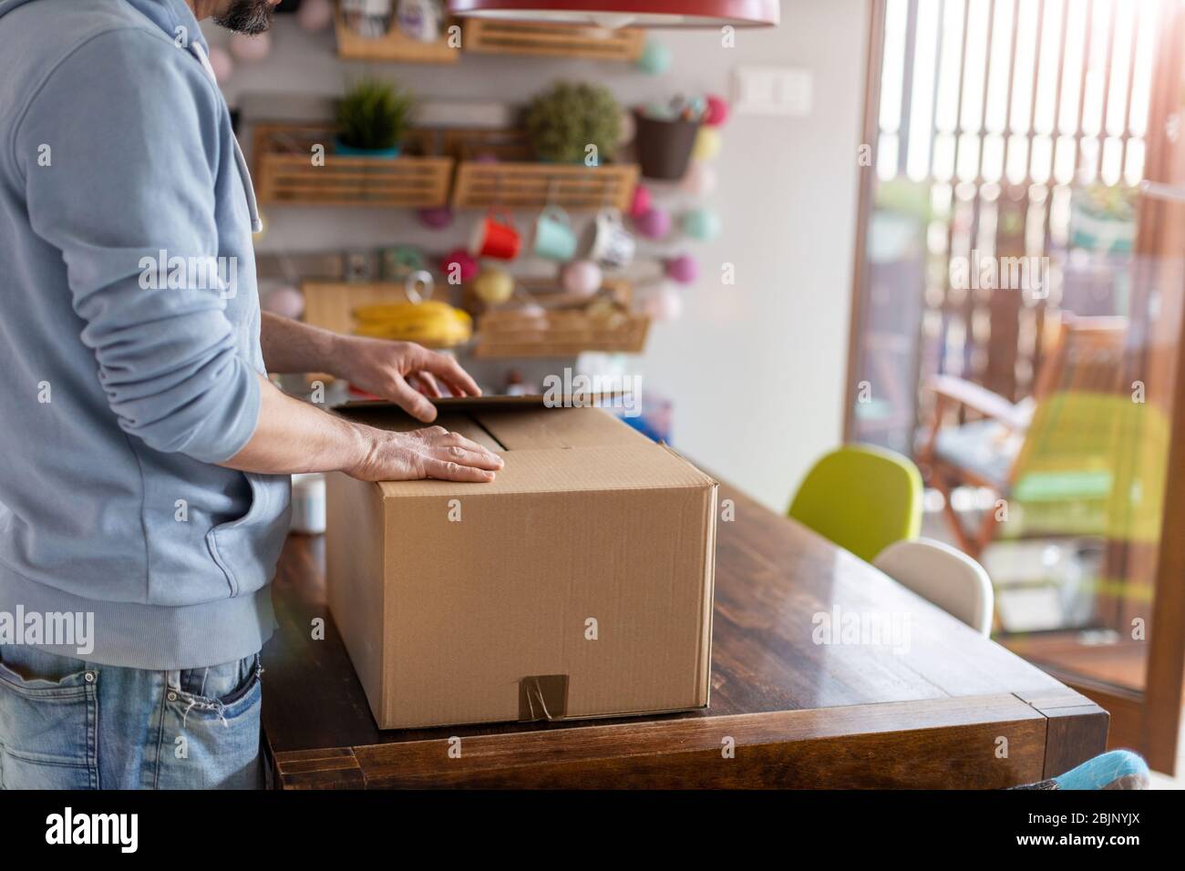 Online house selling hi-res stock photography and images - Alamy