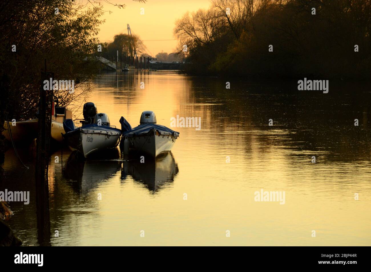 Severn river row boats hi-res stock photography and images - Alamy