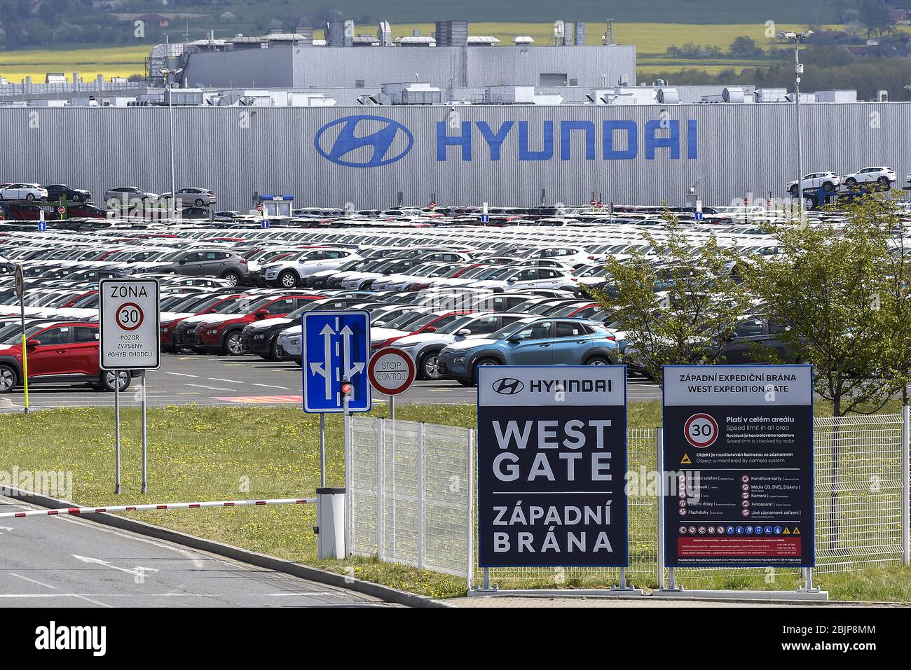Hyundai plant south korea hi-res stock photography and images - Alamy