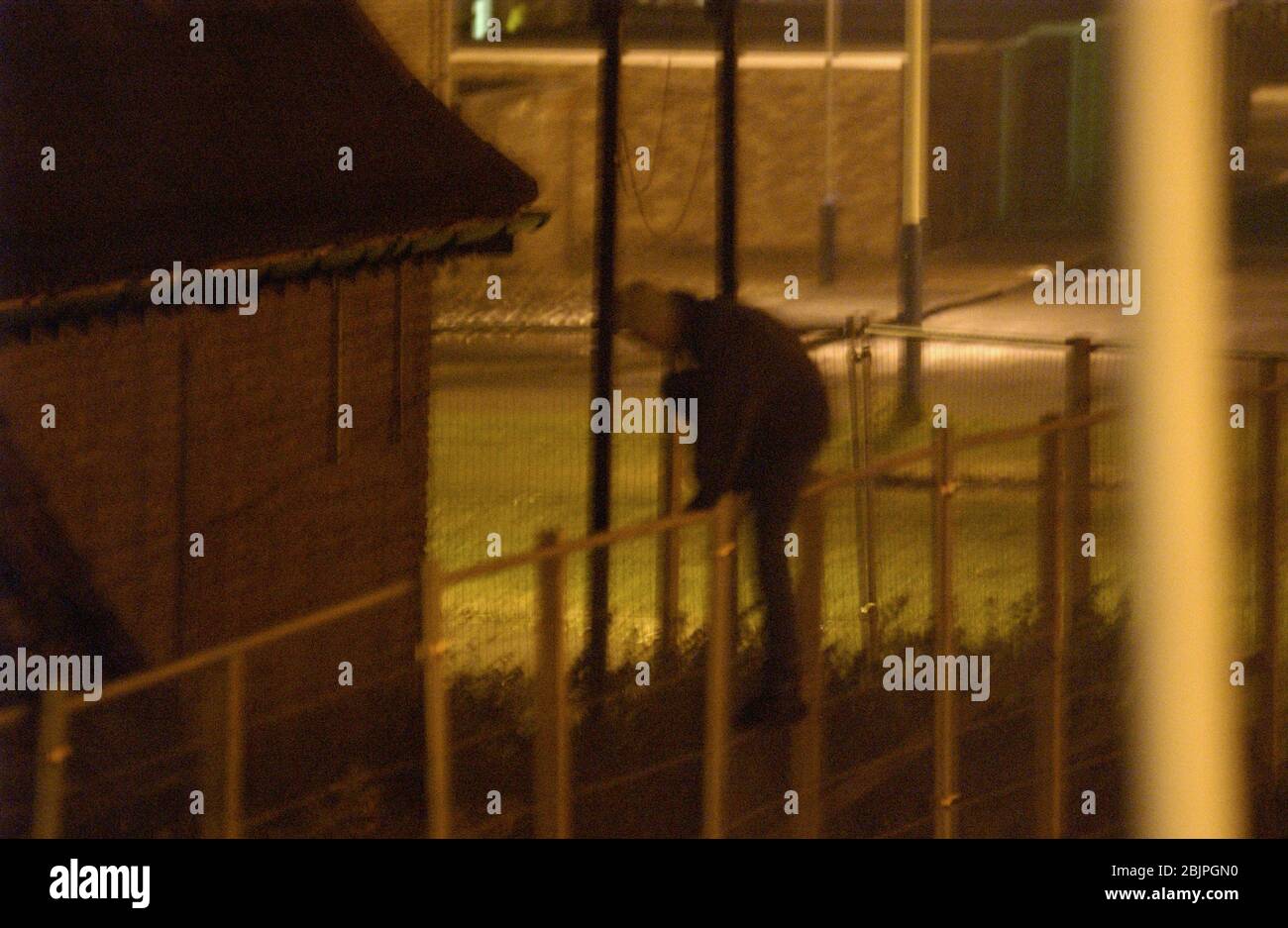 Climbing building teenage hi-res stock photography and images - Alamy