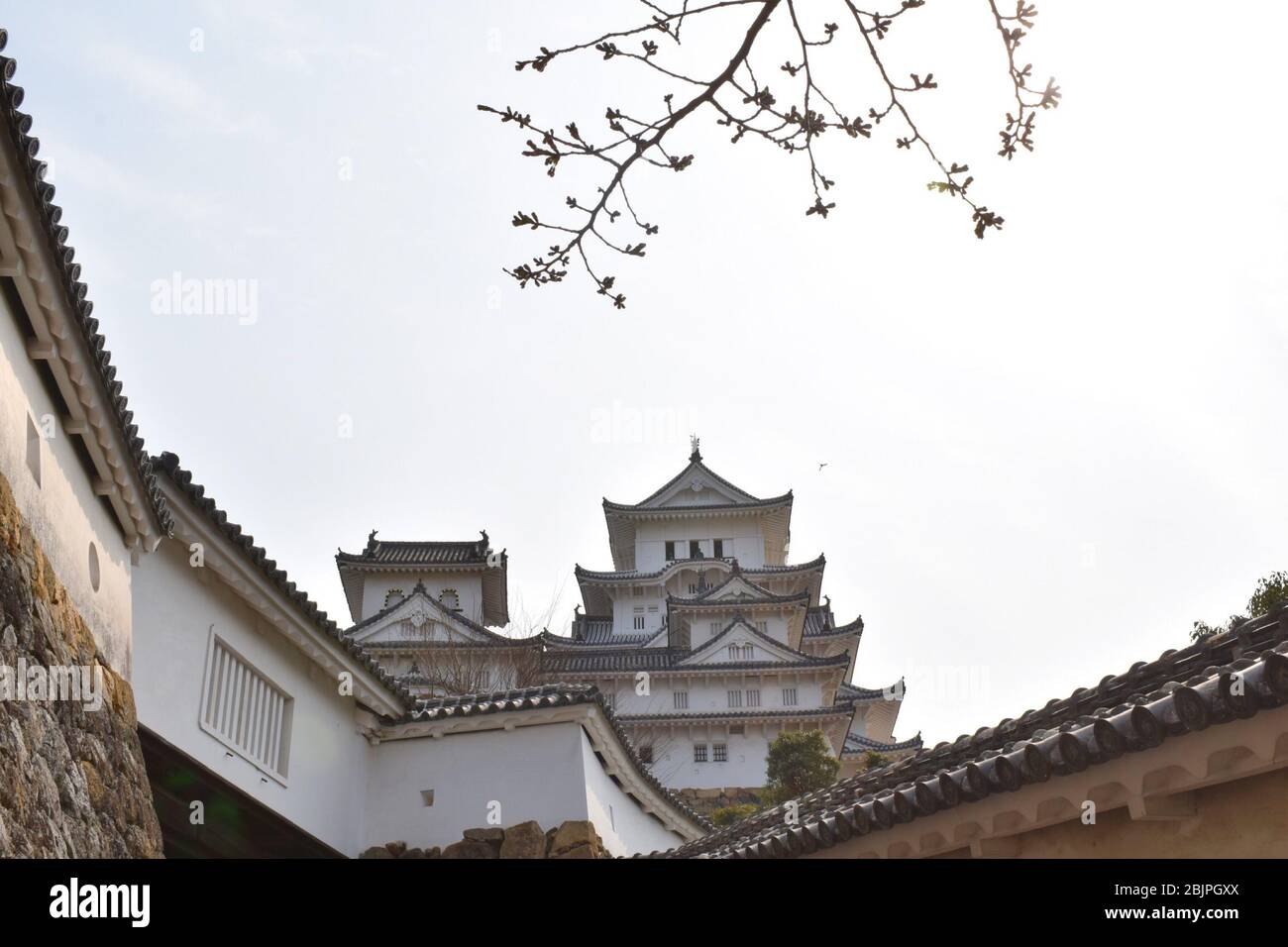 Himeji-jo castle, one of the few original castles, built in 1580 ...