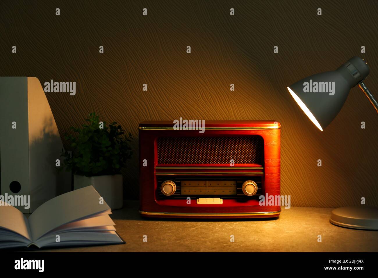 Retro radio on table Stock Photo - Alamy
