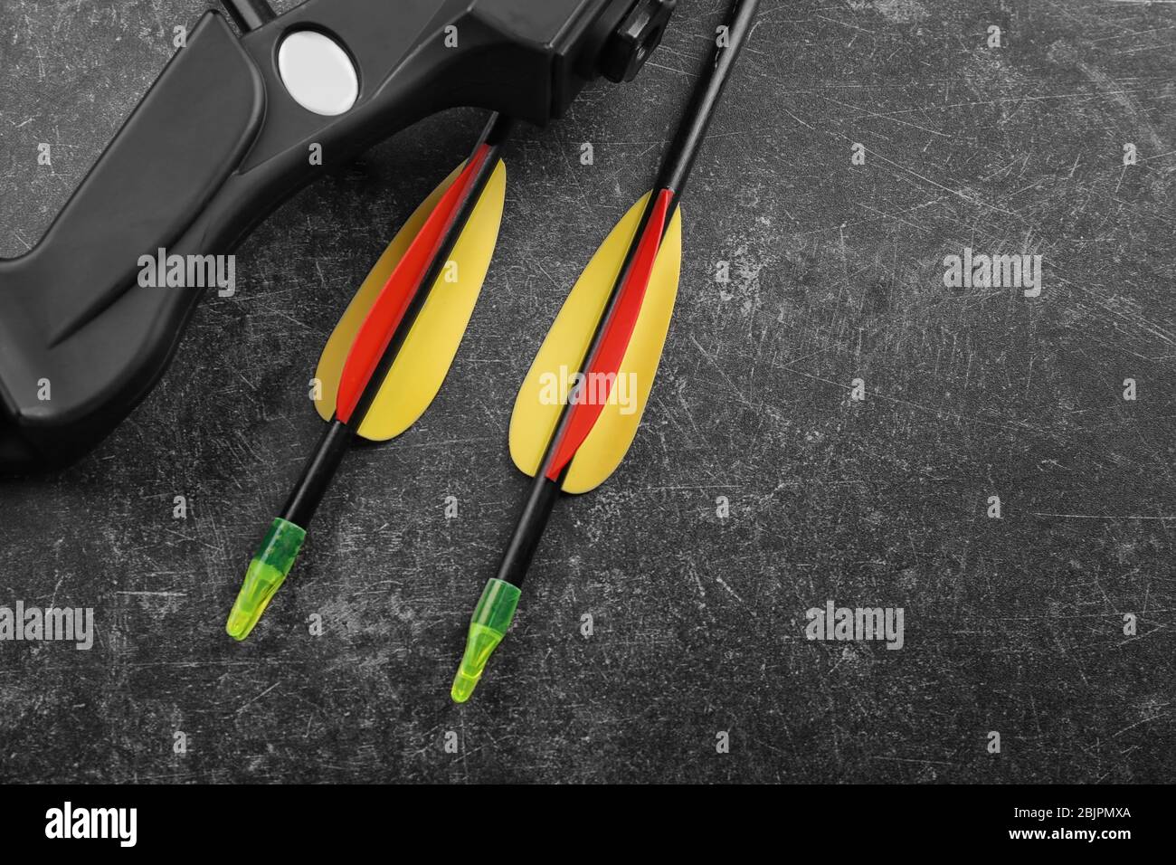 Bow arrows on table hi-res stock photography and images - Alamy