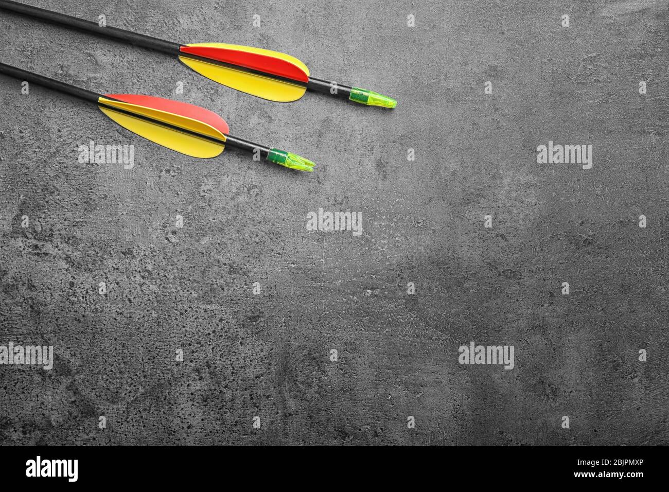 Arrows on table hi-res stock photography and images - Alamy