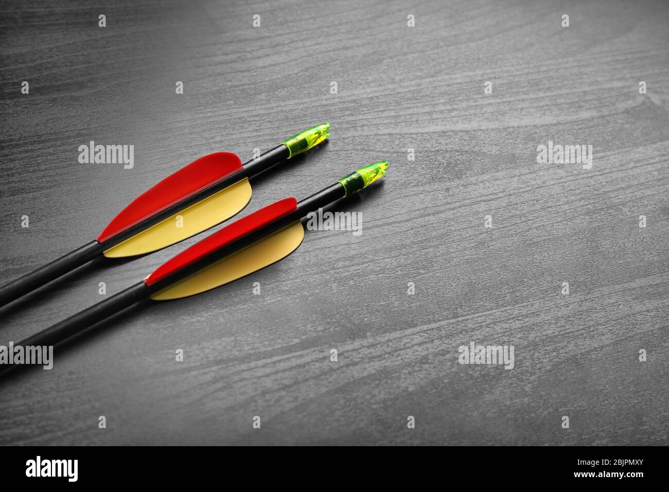 Arrows on table hi-res stock photography and images - Alamy
