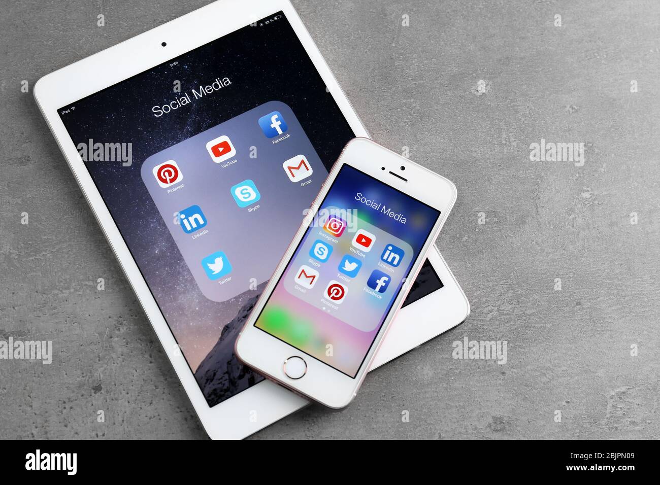 Pinterest app interface hi-res stock photography and images - Alamy