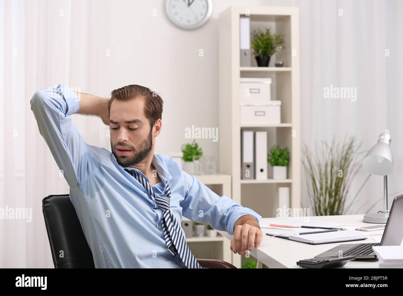 Sweating office hi-res stock photography and images - Alamy