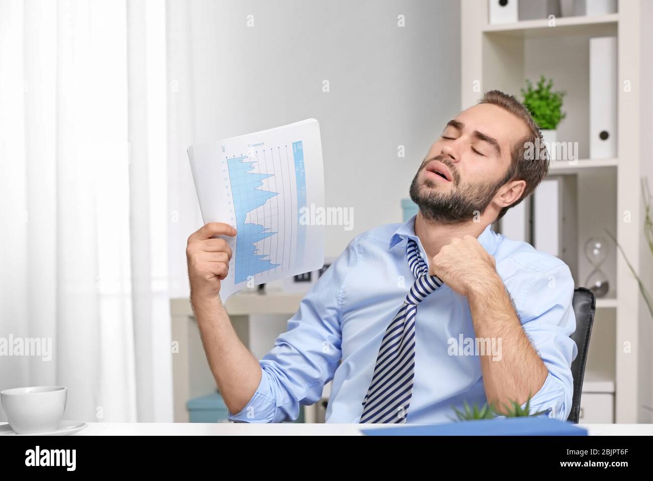 Man feeling hot and uncomfortable hi-res stock photography and images ...