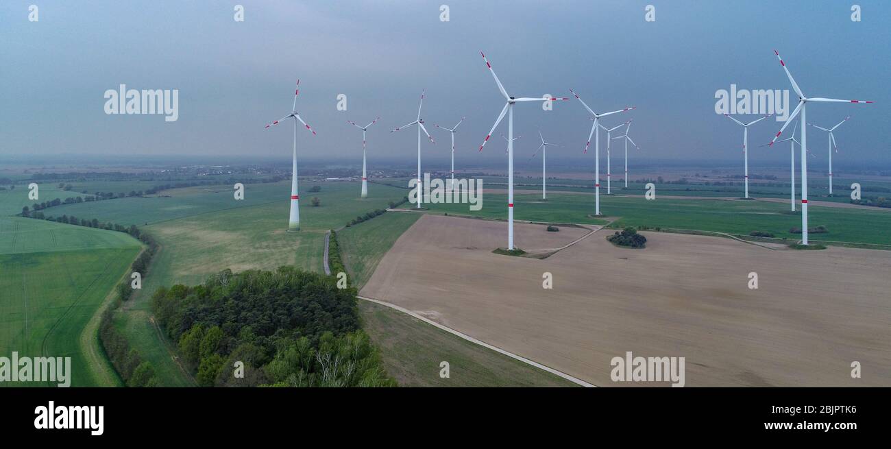 29 April 2020, Brandenburg, Sieversdorf: Dark rain clouds pass over ...