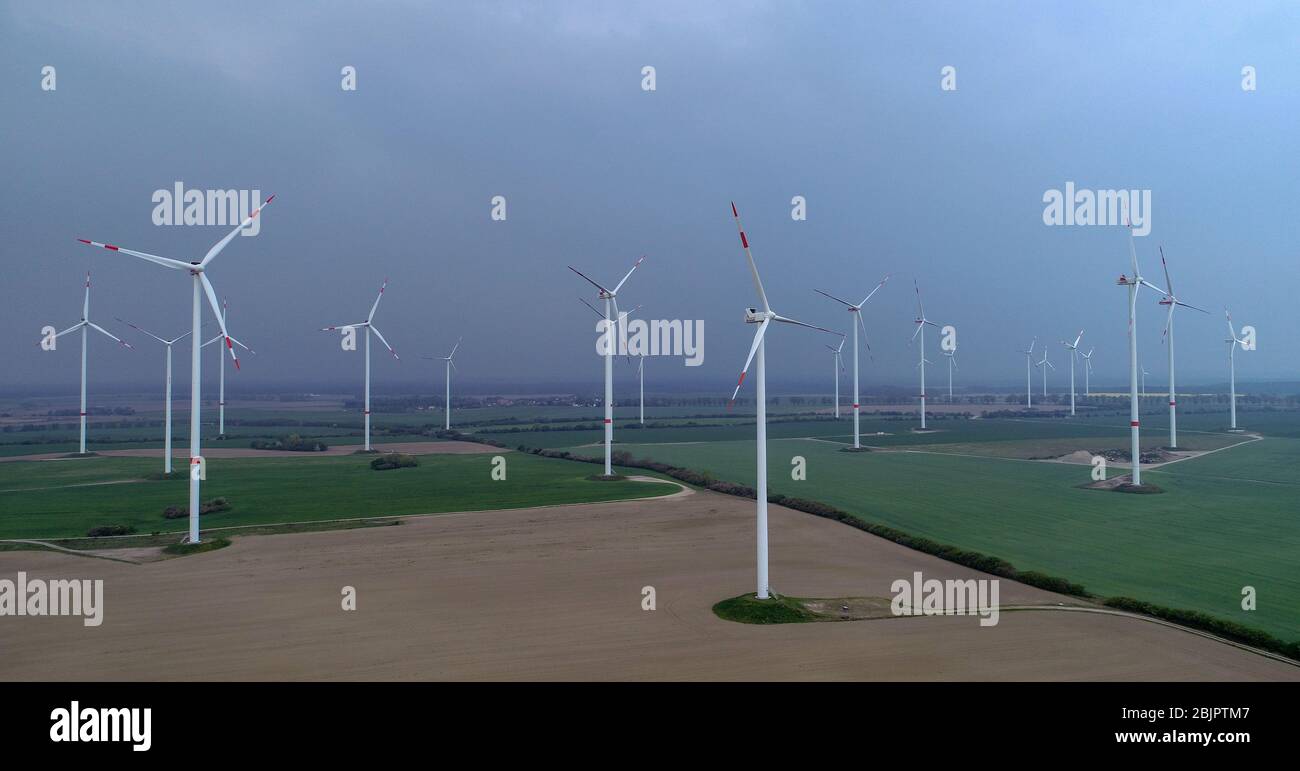 29 April 2020, Brandenburg, Sieversdorf: Dark rain clouds pass over ...