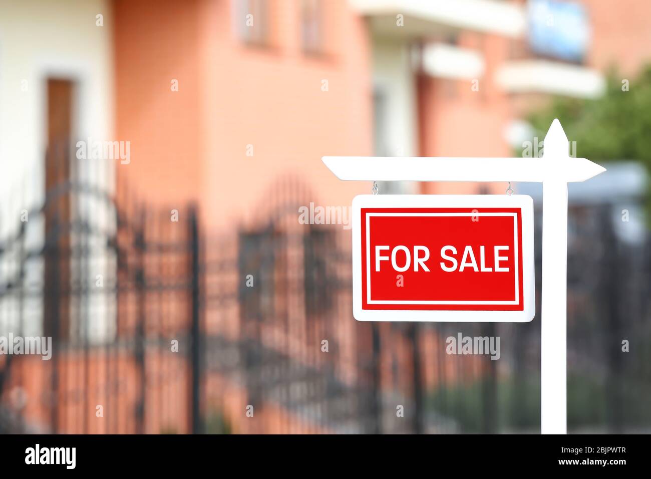 "For sale" sign outdoors Stock Photo - Alamy
