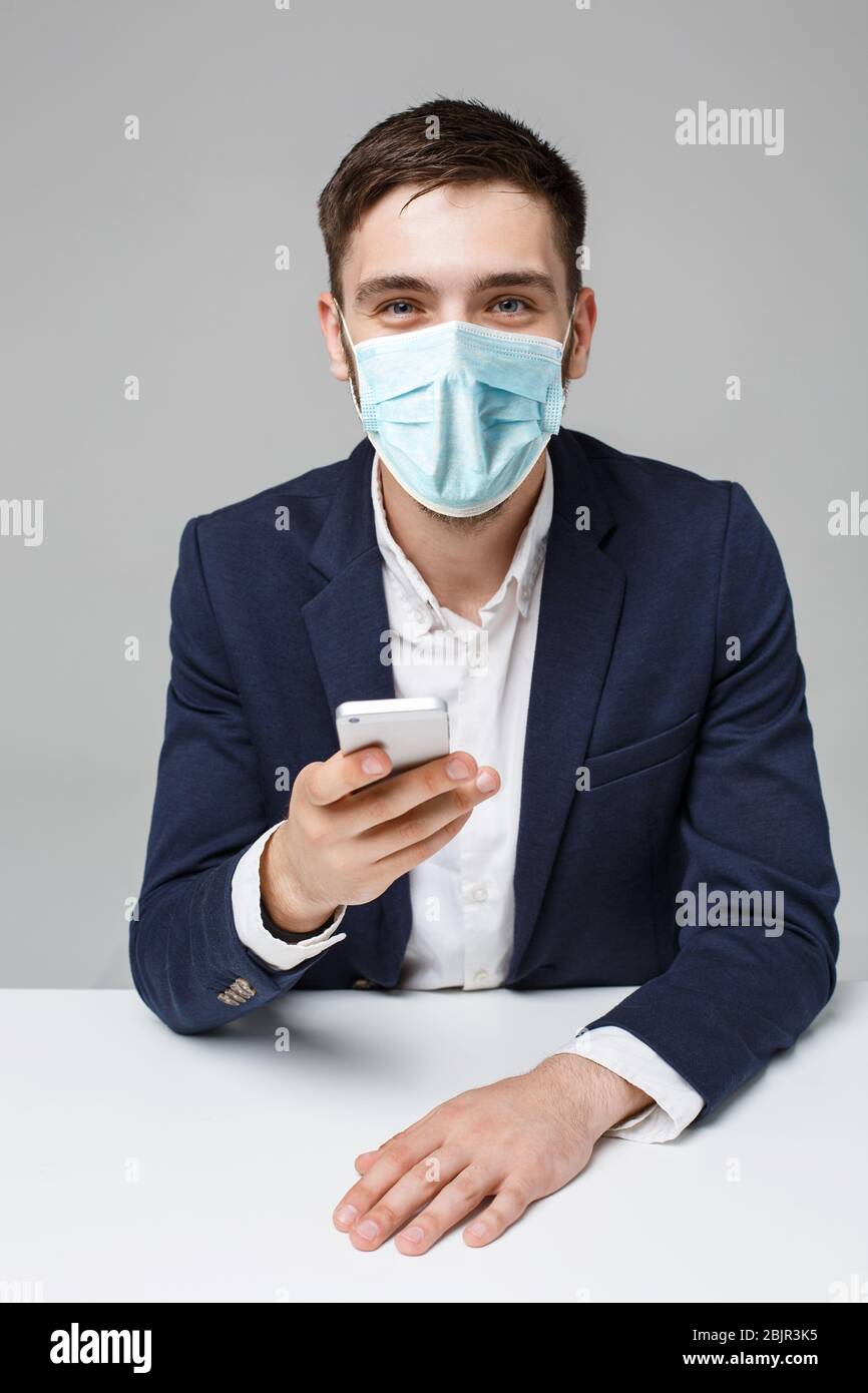 Man talking on the moblie phone hi-res stock photography and images - Alamy