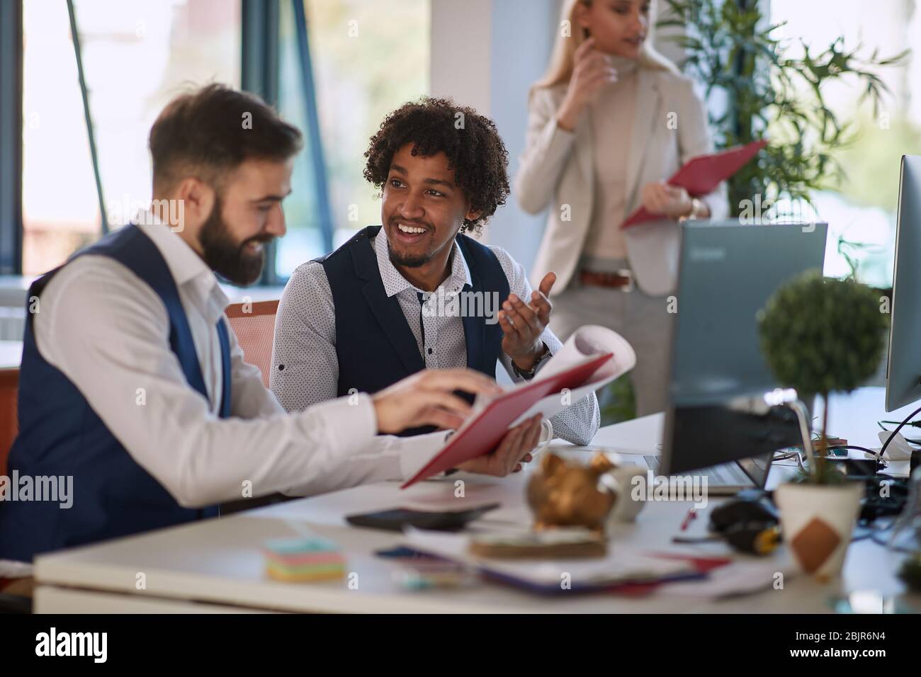 Boss and employee hi-res stock photography and images - Alamy