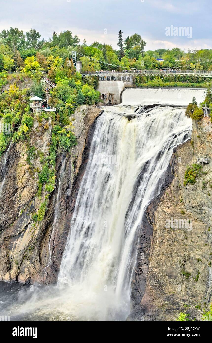 Canada waterfall reflection rainbow hi-res stock photography and images ...