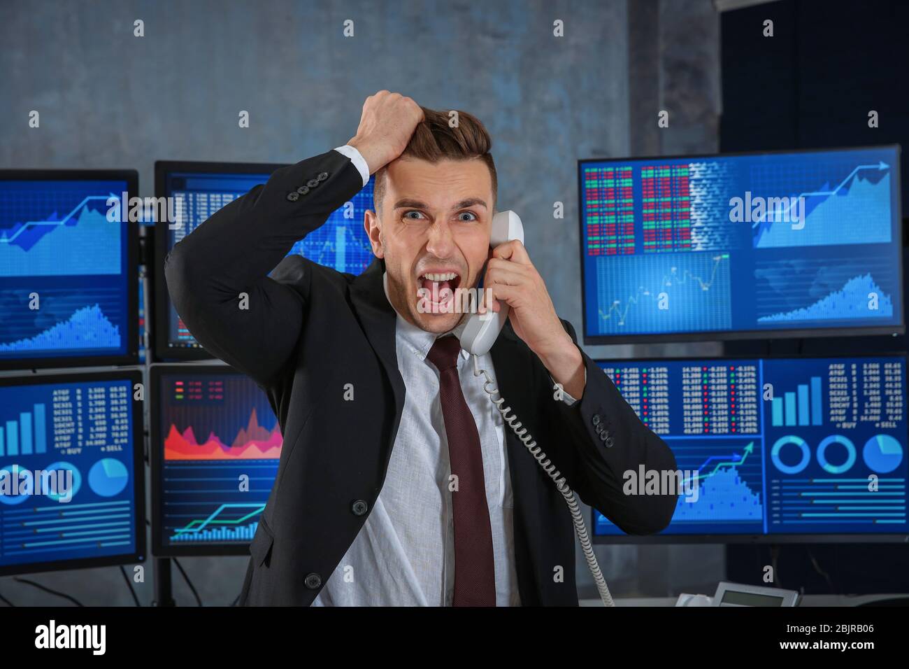 Angry male stock trader hi-res stock photography and images - Alamy