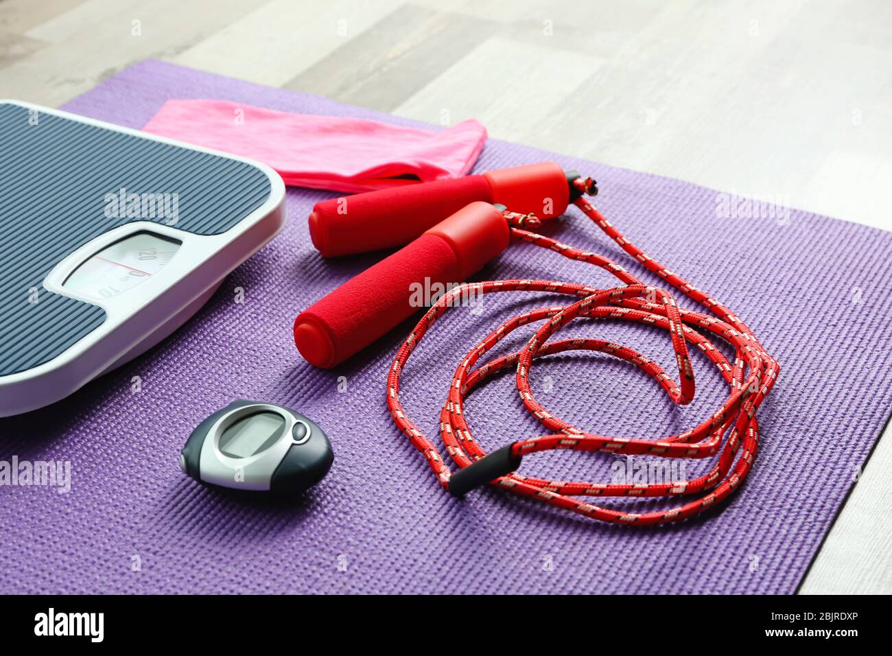 Weight scales jumping rope hi-res stock photography and images - Alamy