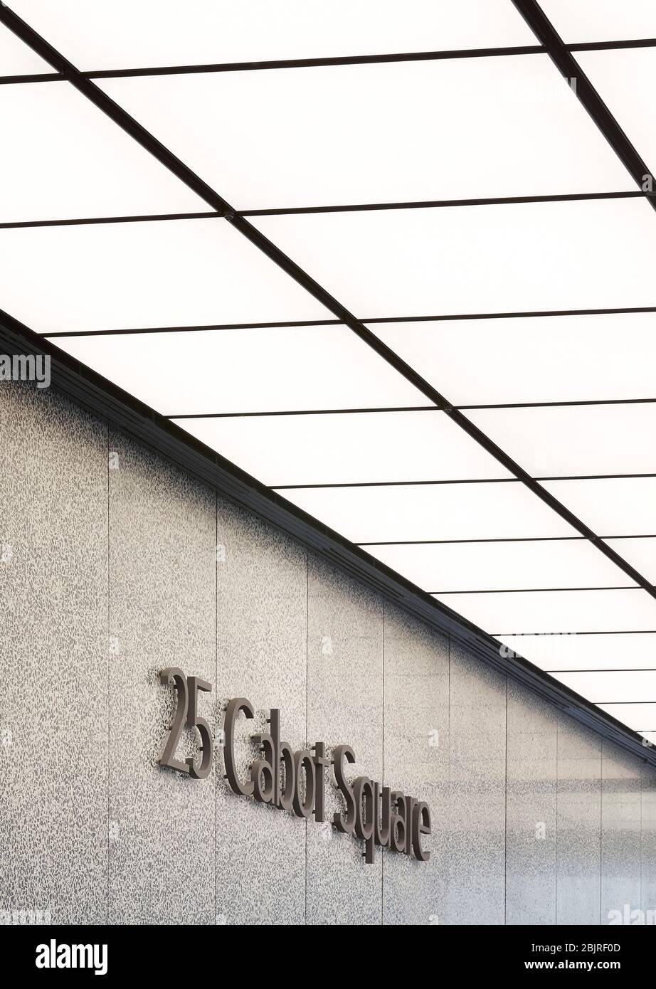 Corporate reception space with illuminated ceiling. 25 Cabot Square ...