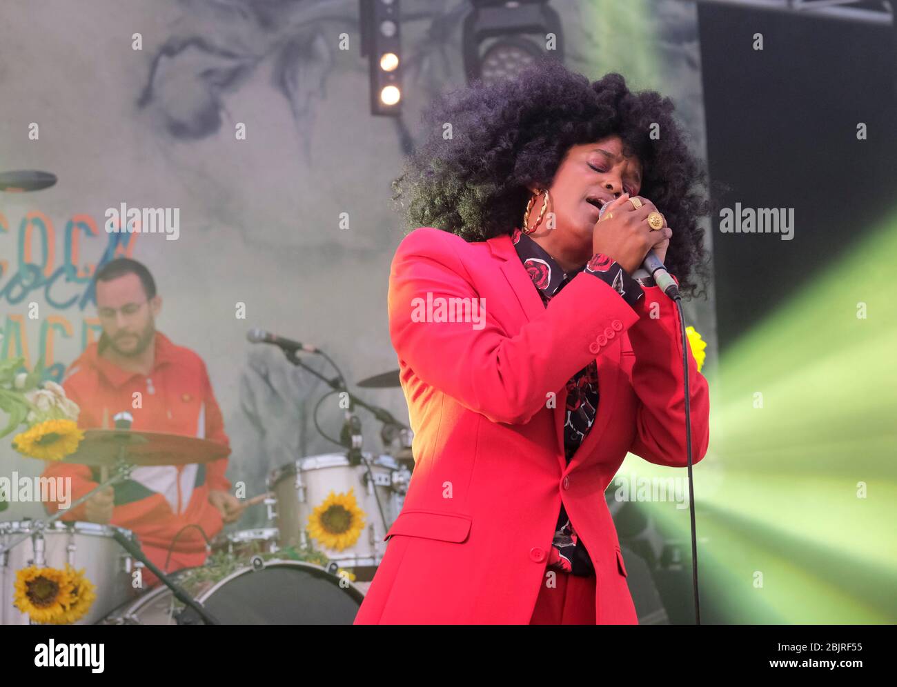 Iris gold musician hi-res stock photography and images - Alamy