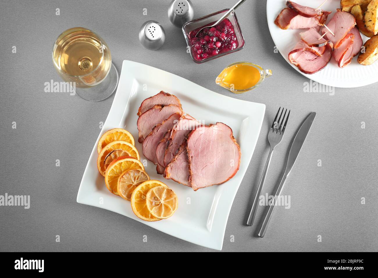 Baked ham with cranberry sauce hi-res stock photography and images - Alamy