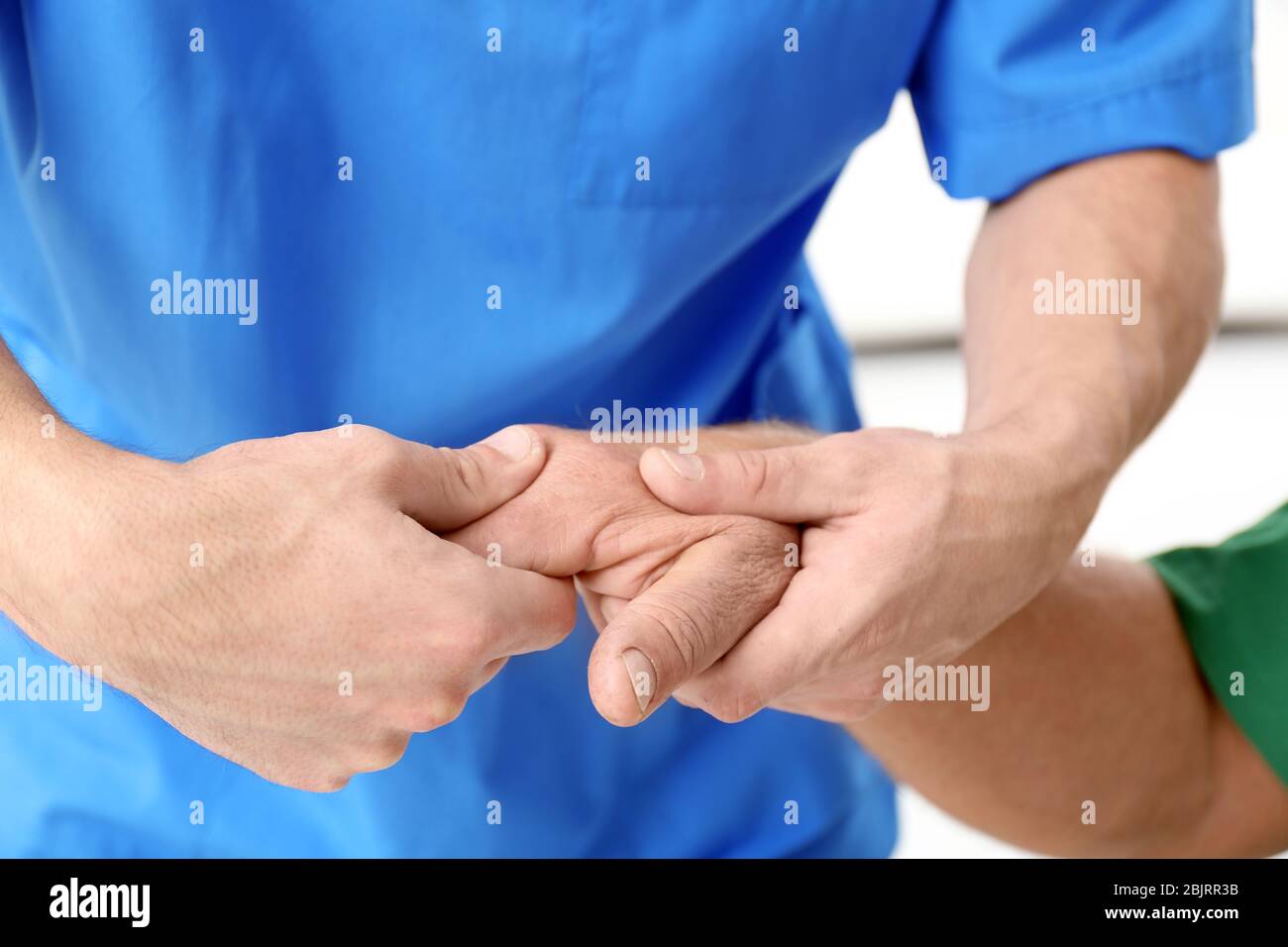 Therapist giving massage senior hi-res stock photography and images - Alamy