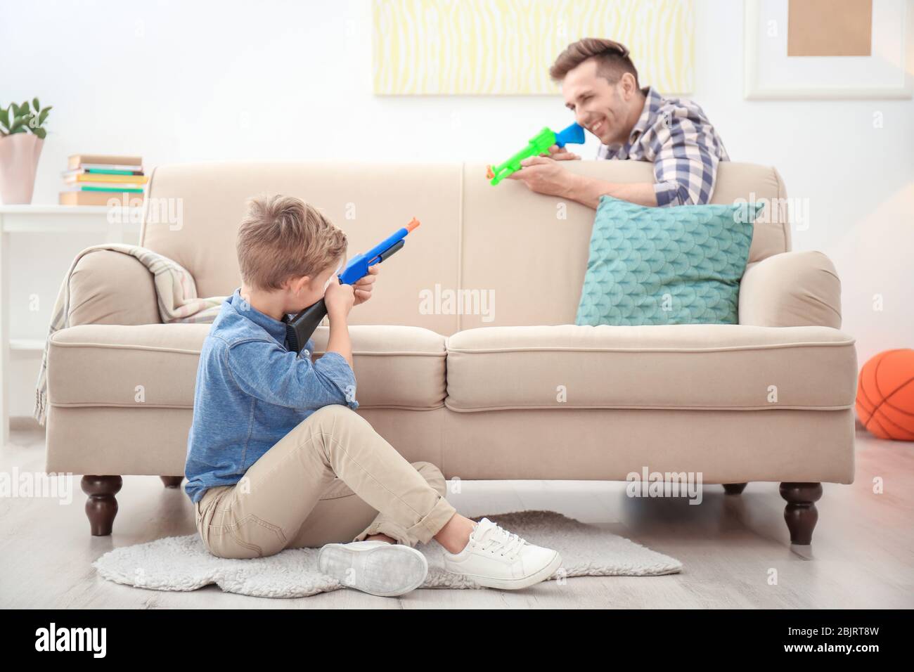 Soldiers bonding hi-res stock photography and images - Alamy