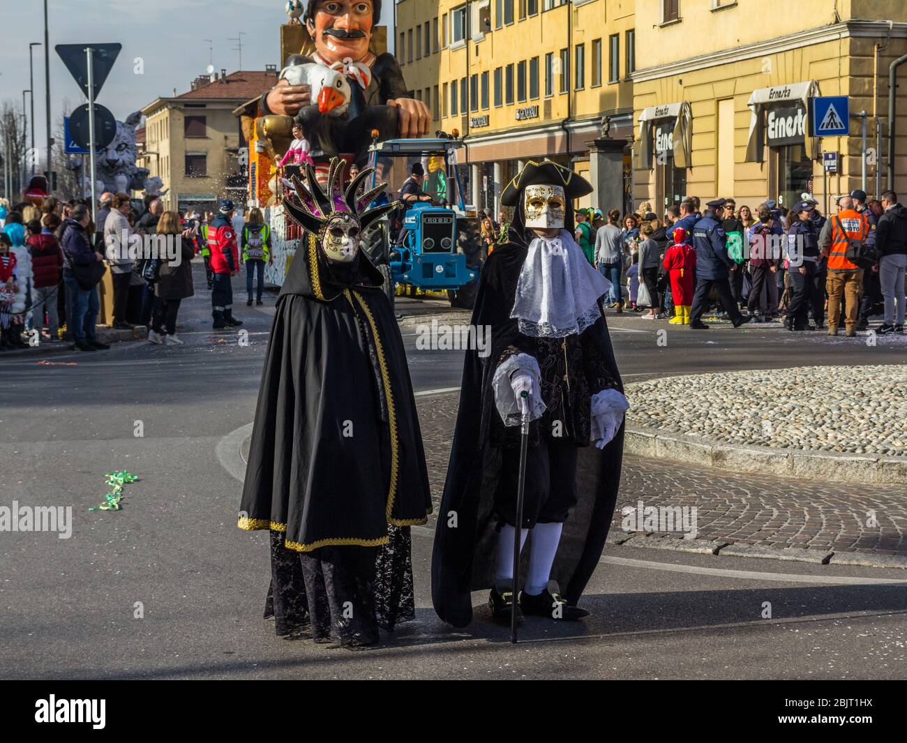 Masquerade parade at carnival in Crema Stock Photo - Alamy