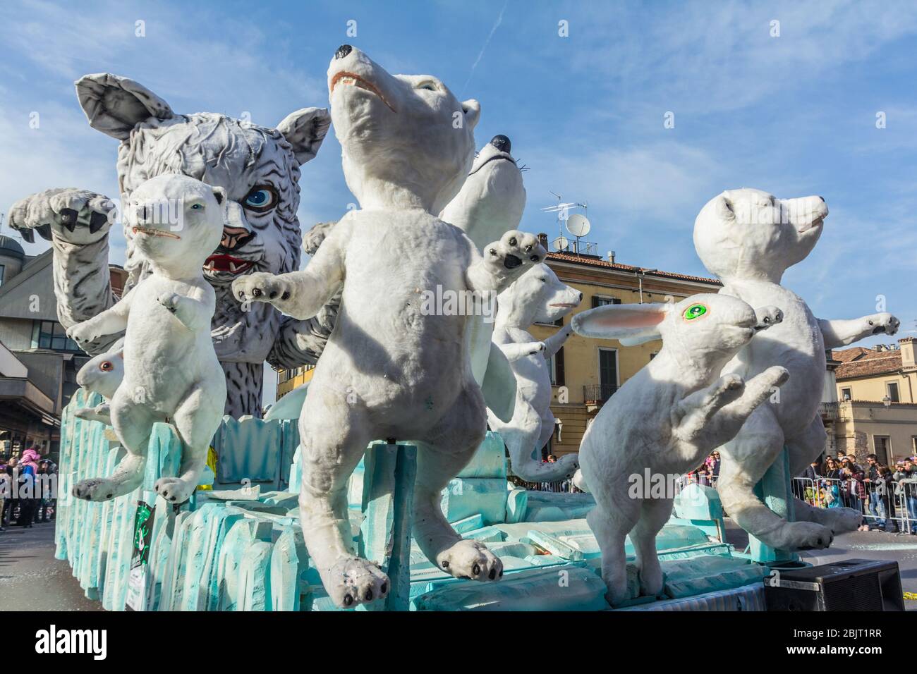 Masquerade parade at carnival in Crema Stock Photo - Alamy