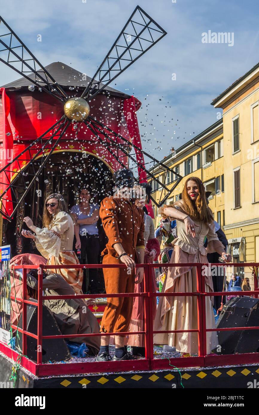 Masquerade parade at carnival in Crema Stock Photo - Alamy