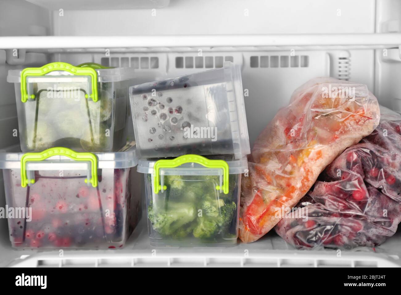 Freezer kitchen defrost hi-res stock photography and images - Alamy
