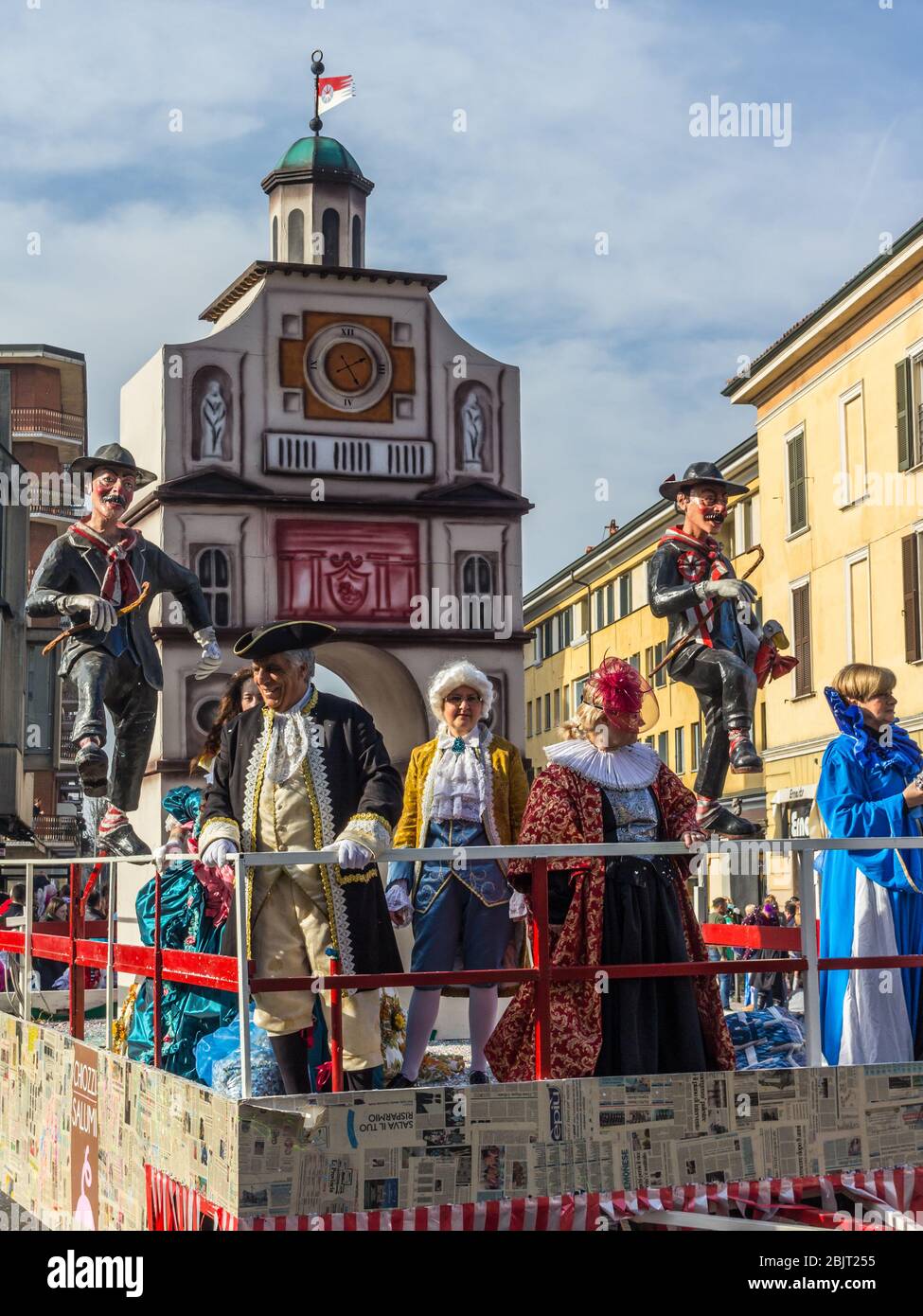 Masquerade parade at carnival in Crema Stock Photo - Alamy