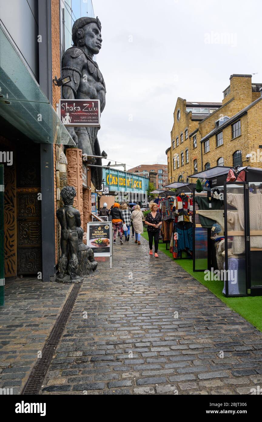 LONDON - SEPTEMBER 30, 2019: Market Stalls on a cobbled street at ...