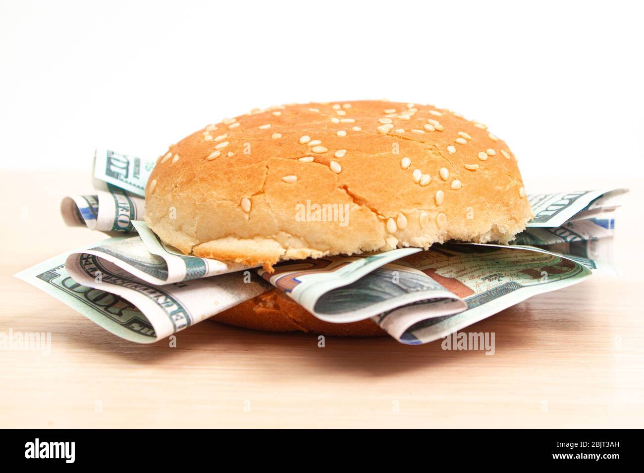 Hundred dollar hamburger hi-res stock photography and images - Alamy