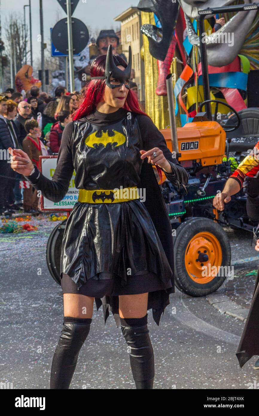 Masquerade parade at carnival in Crema Stock Photo - Alamy