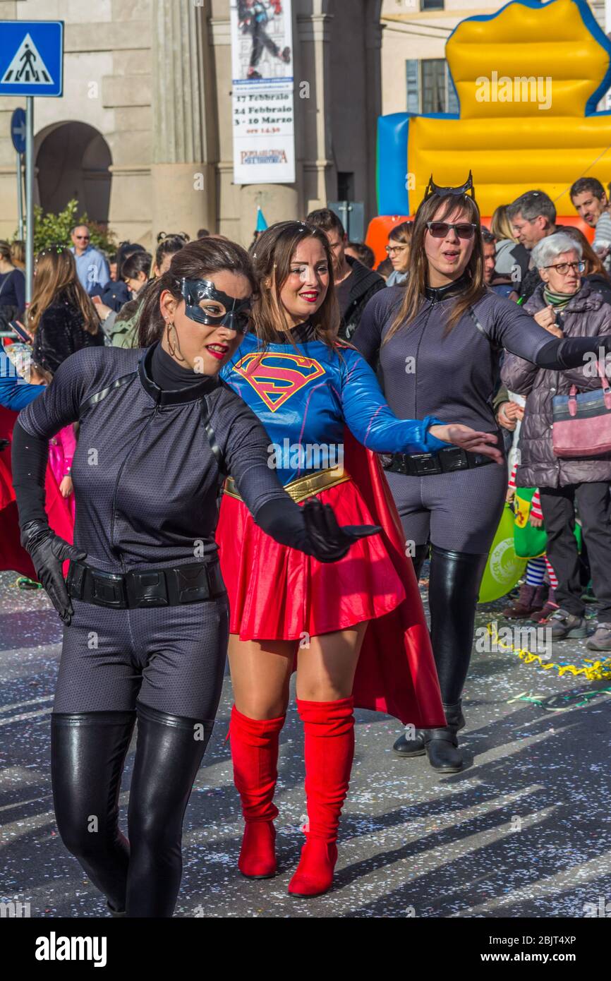 Masquerade parade at carnival in Crema Stock Photo - Alamy